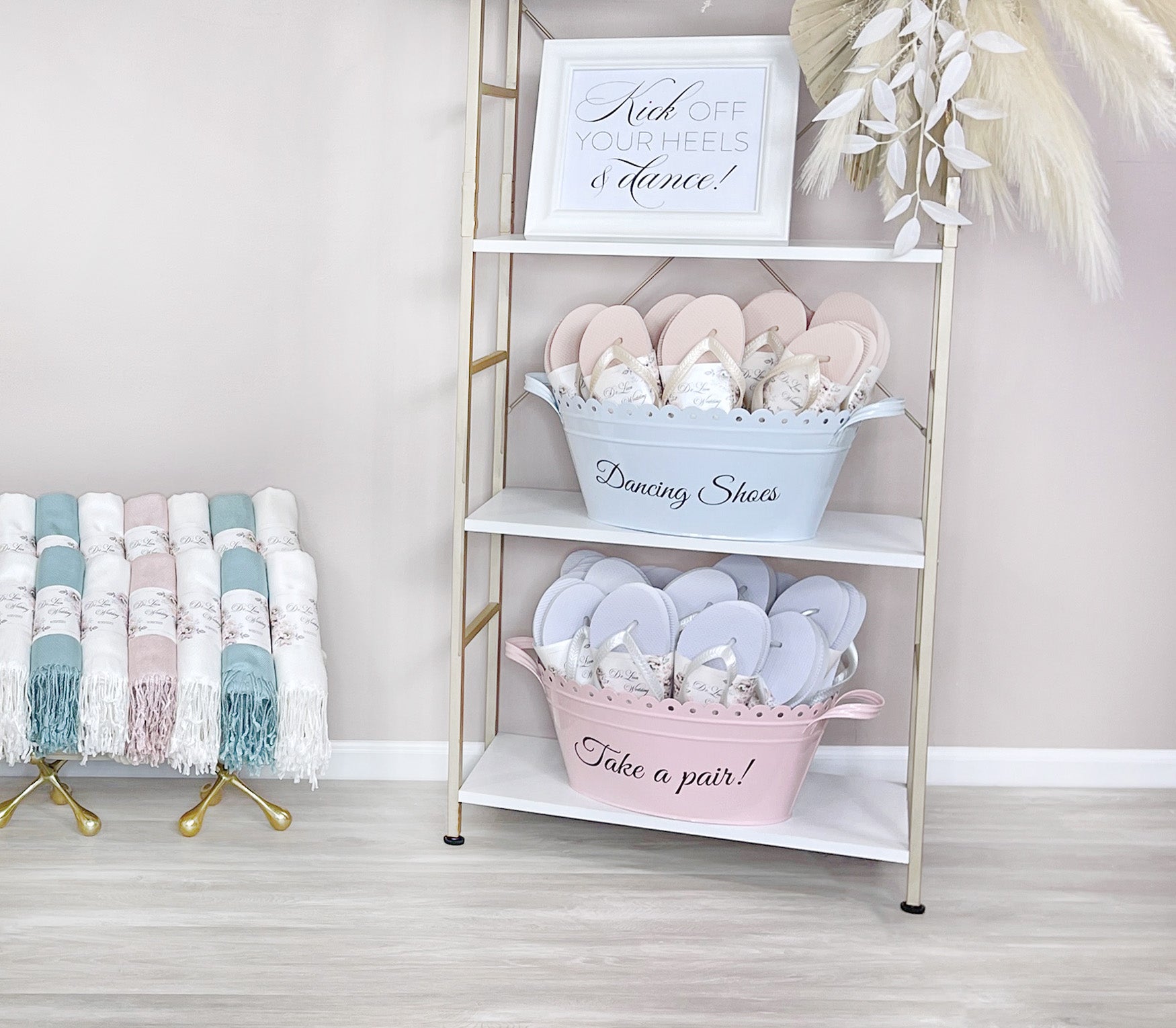 Bulk Flip Flops, Pashminas & Blankets | Wedding Favors for Guests