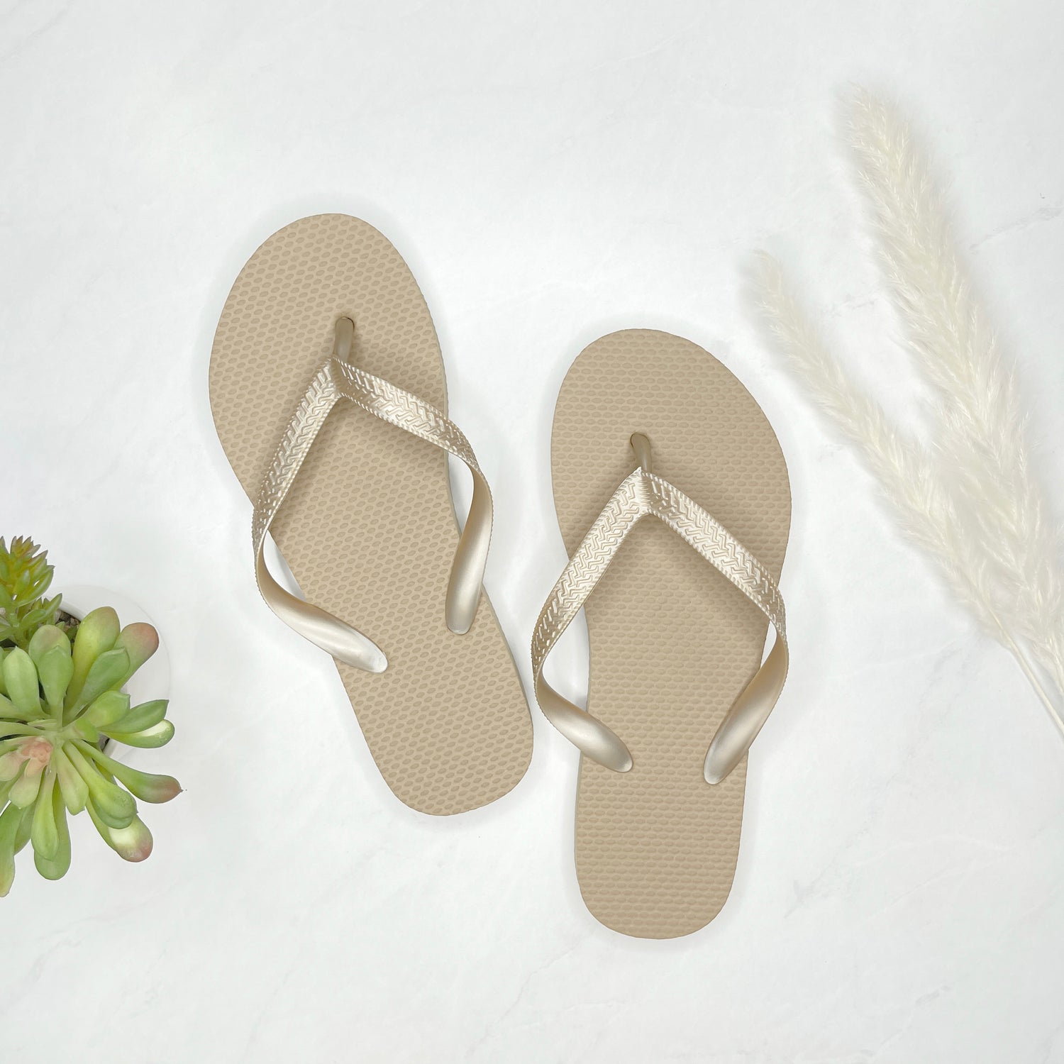 Classic Gold Flip Flops in Bulk, 20 Pairs